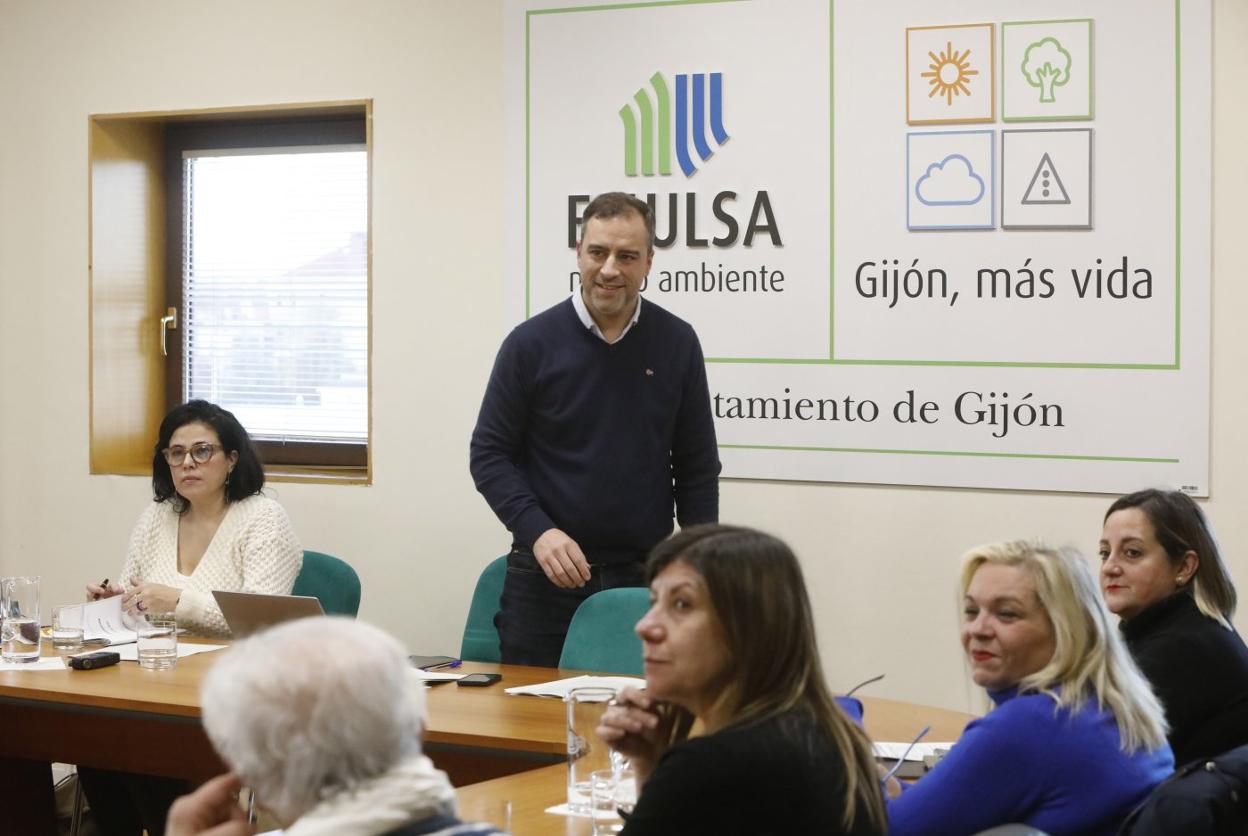 Olmo Ron logra que salga adelante su propuesta de gerente para Emulsa ...