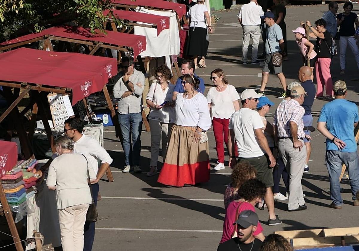 Folclore en el mercado tradicional de Anleo | El Comercio: Diario de ...