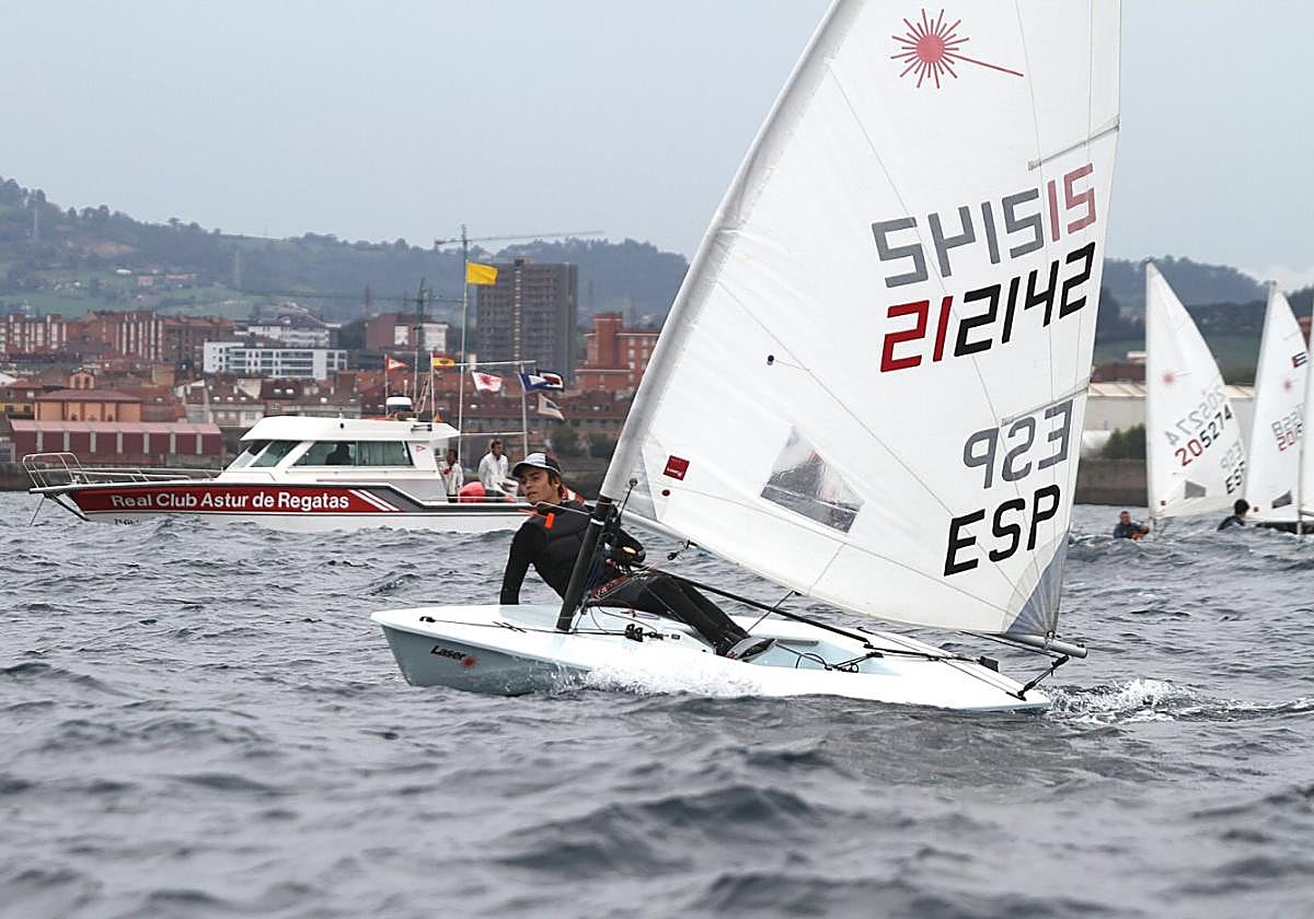 Álvaro Alonso se lleva el Trofeo de la Hispanidad | El Comercio: Diario ...
