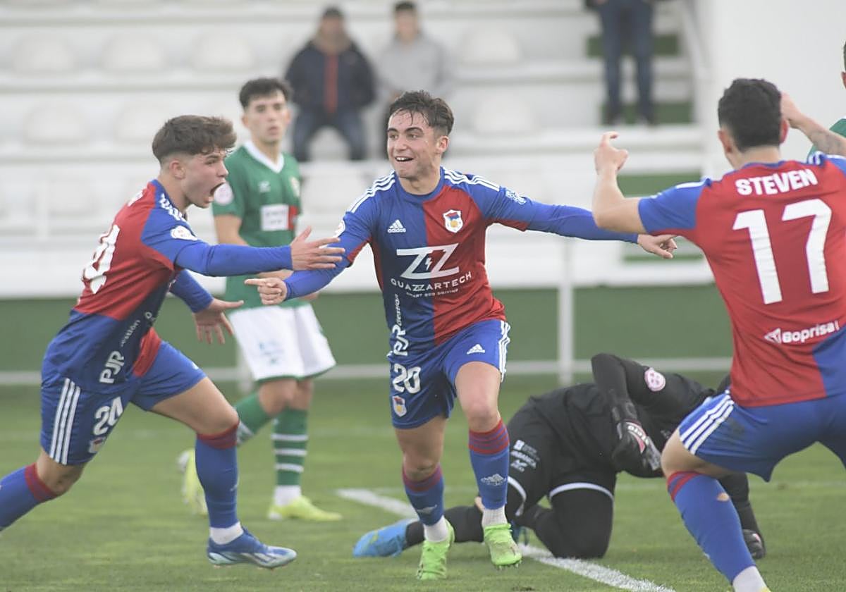 Un punto de fortuna para el Langreo | El Comercio: Diario de Asturias