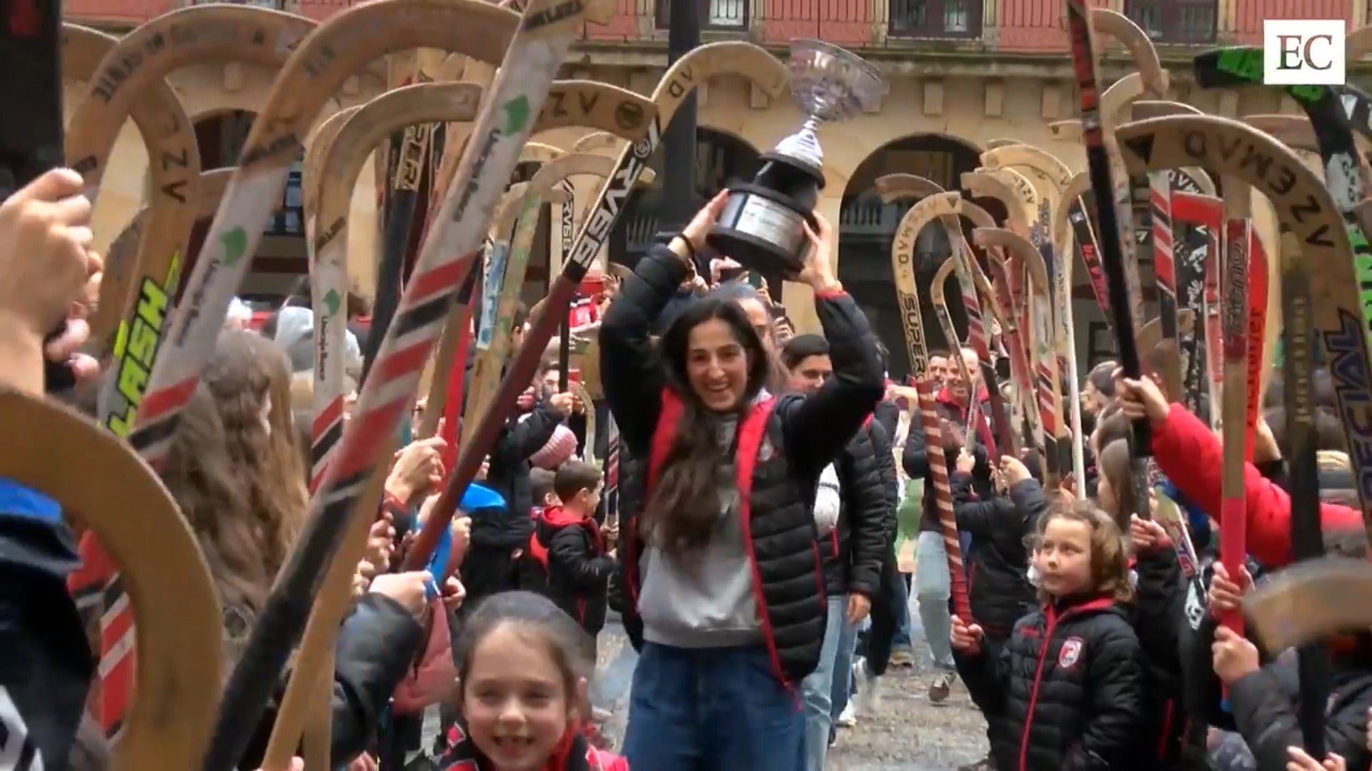 Así celebra Gijón la victoria del Telecable | El Comercio: Diario de ...