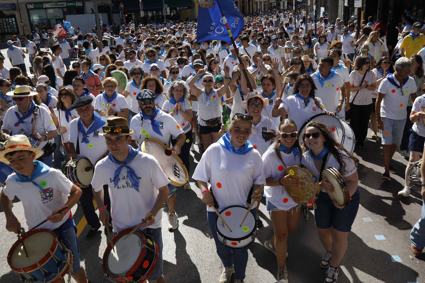 La Pola, a rebosar: «El carmín es único» | El Comercio: Diario de Asturias