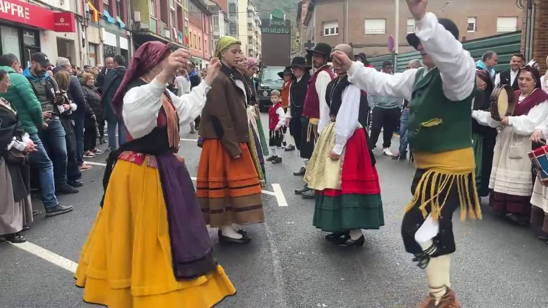Desfile de San Martín en Moreda de Aller | El Comercio: Diario de Asturias