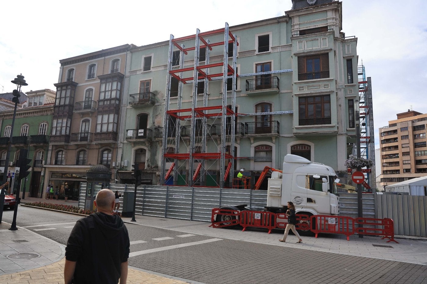 El Café Colón se prepara para su vaciado | El Comercio: Diario de Asturias