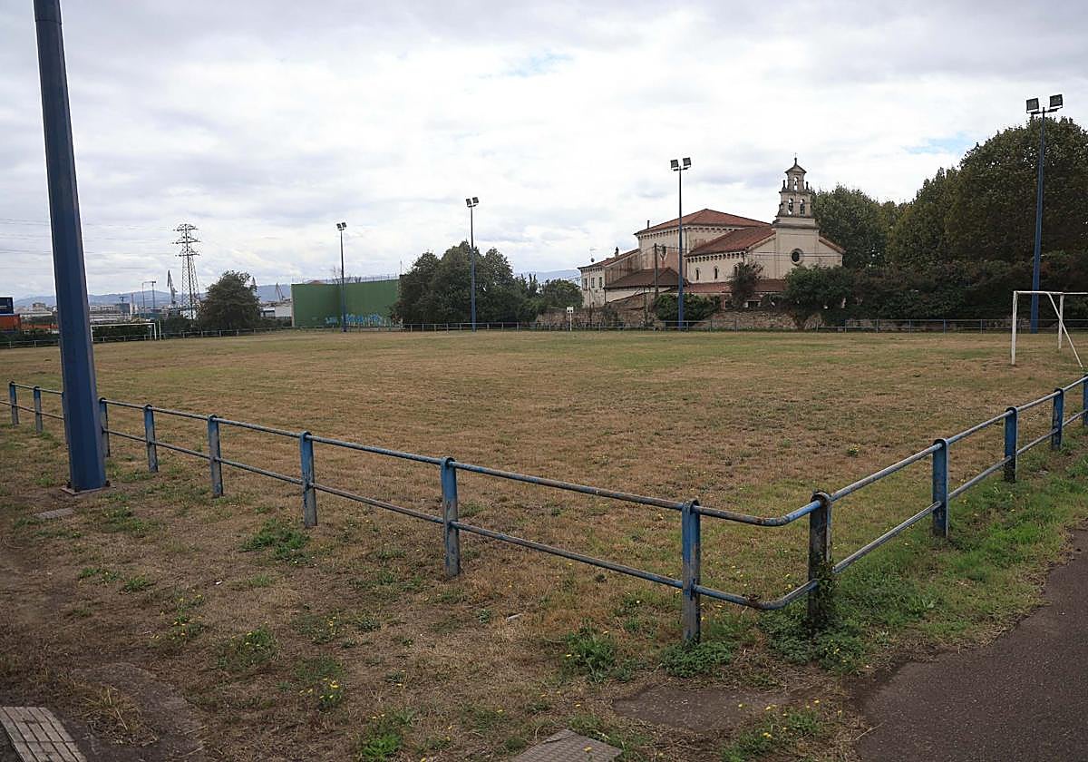 El Puerto de Gijón cede a un club femenino los terrenos deportivos que ...