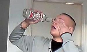 El 'eyeballing' o la moda de beber alcohol por los ojos | El Comercio