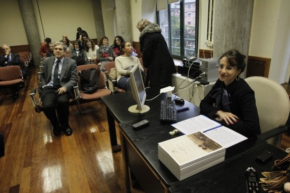 Gretel Piquer lee su tesis sobre Evaristo Valle | El Comercio: Diario ...