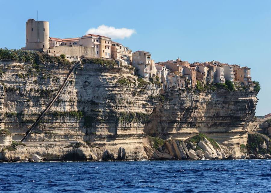 Impresionantes pueblos creados en la roca | El Correo
