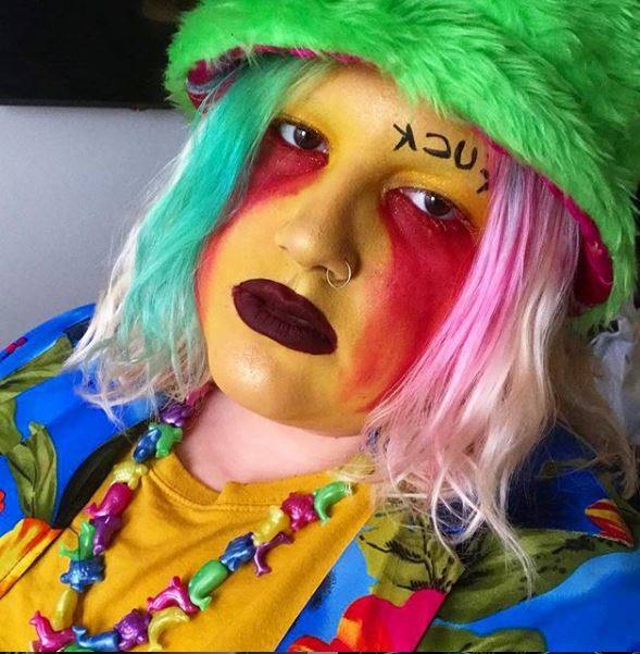 Fotos: Por sus looks pringados y surrealistas conocerás a esta ...