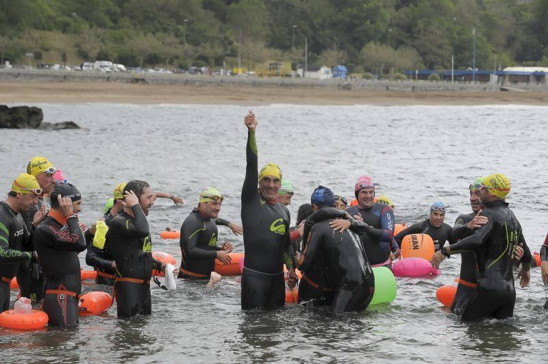 Fotos: Una treintena de nadadores recorren a nado 140 kilómetros por el ...