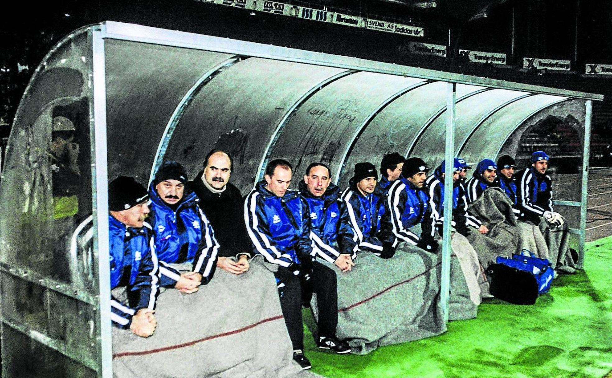 «Naya ordenaba plantar ajos detrás de la portería para las meigas» | El ...