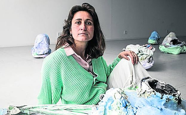 La artista alavesa Elena Aitzkoa exhibe su Ítaca particular en Azkuna ...