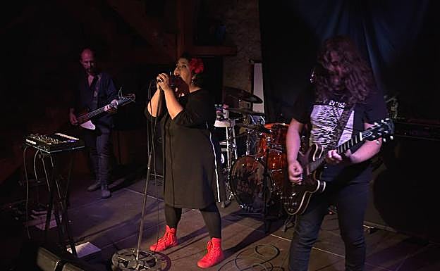 Aiora Renteria eta Zea Mays taldearen ibilbidea, astearteko 'Ur ...