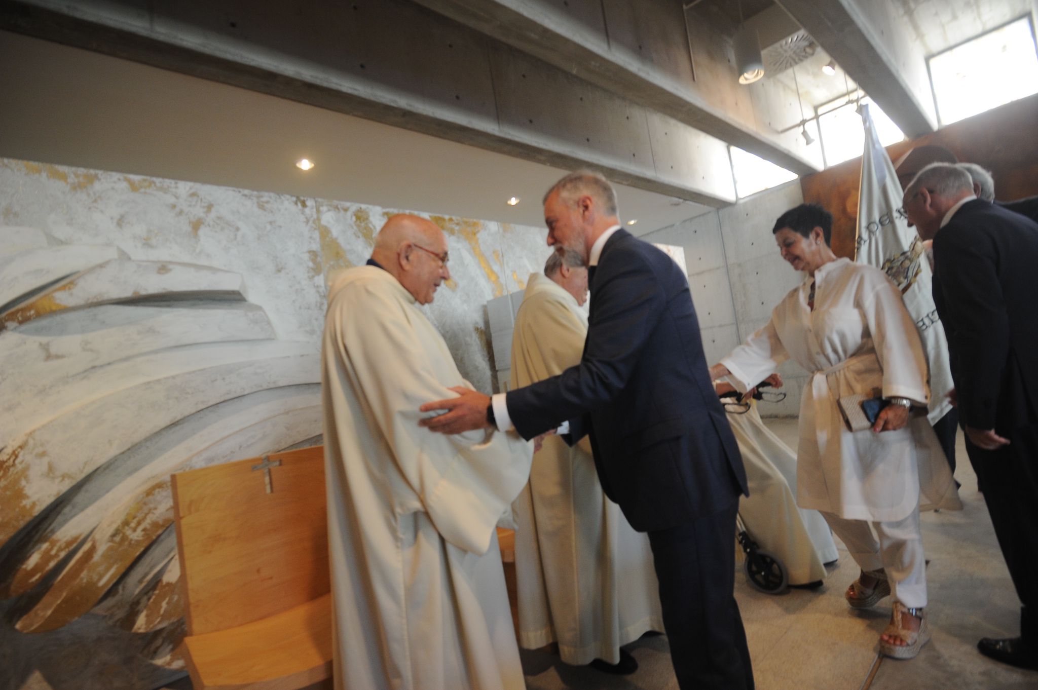 Fotos: Misa de despedida a los tres monjes benedictinos que residen en ...