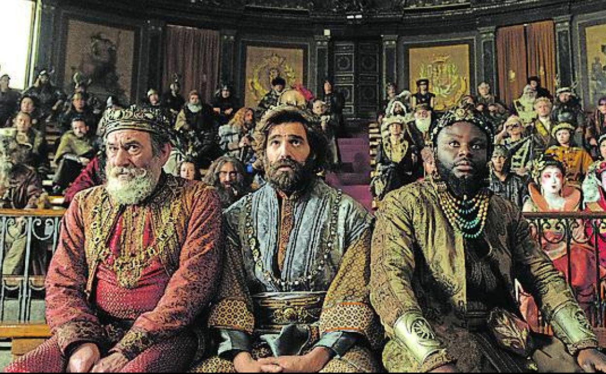 Crítica 'Reyes contra Santa' (2022): C.H.U.S.M.A navideña | El Correo