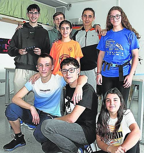 IES Ermua BHI gana el 1º y 3º premio Precious Plastic | El Correo