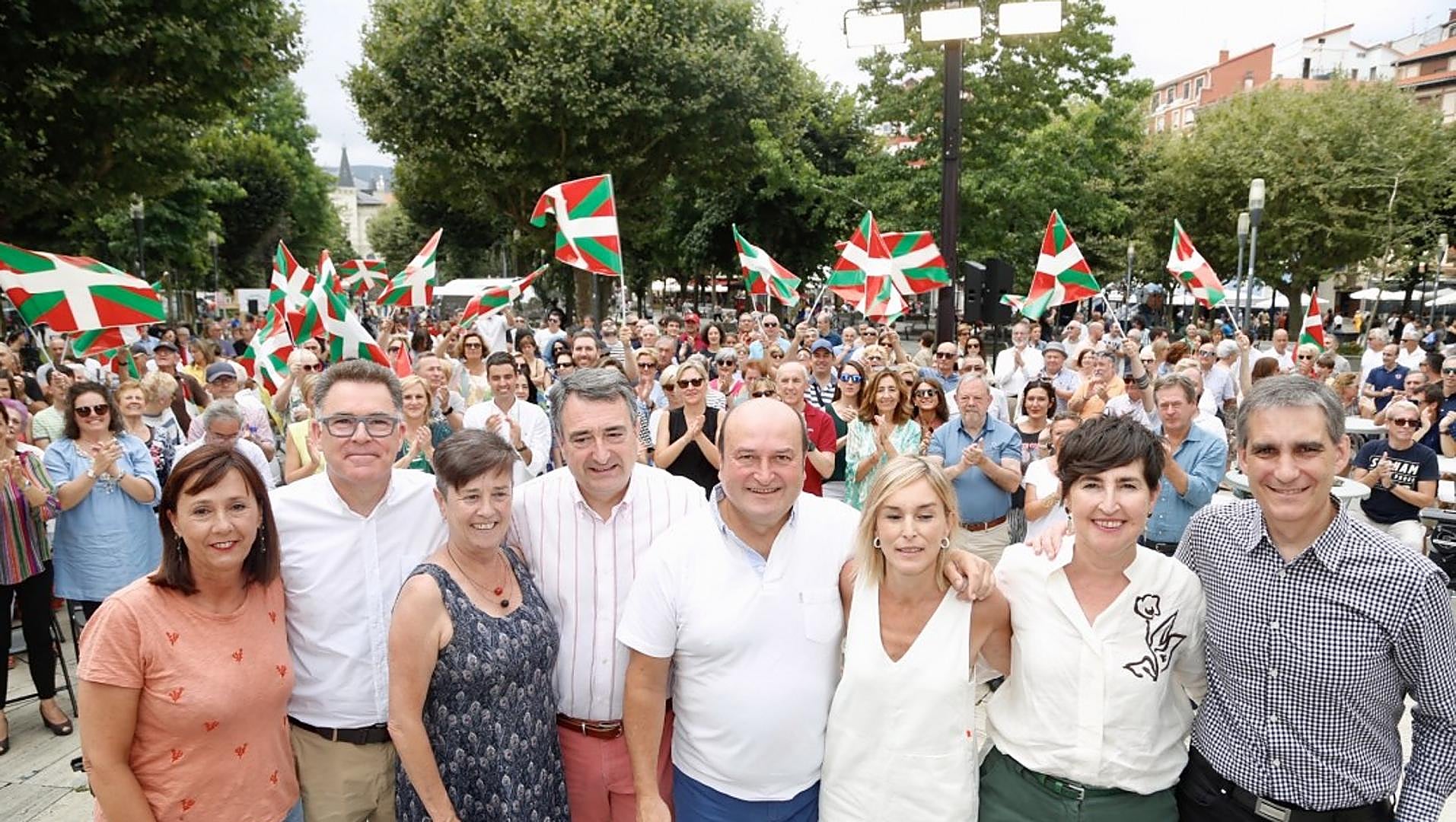 El PNV se rebela contra quienes le obligan a estar «en un bloque o en ...