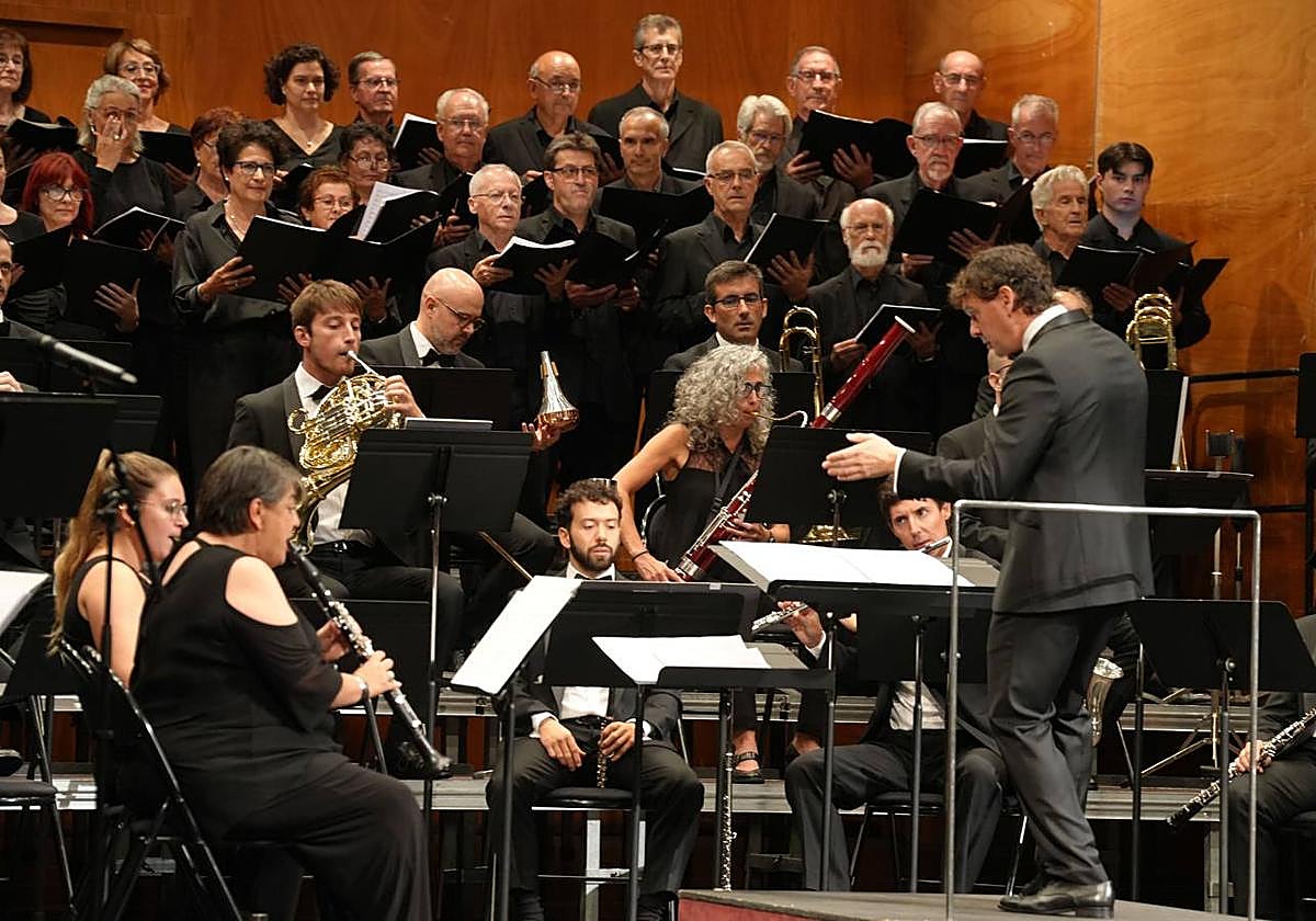 Gasteizko Udal Musika Bandaren erritmoekin gozatu nahi duzu? | El Correo