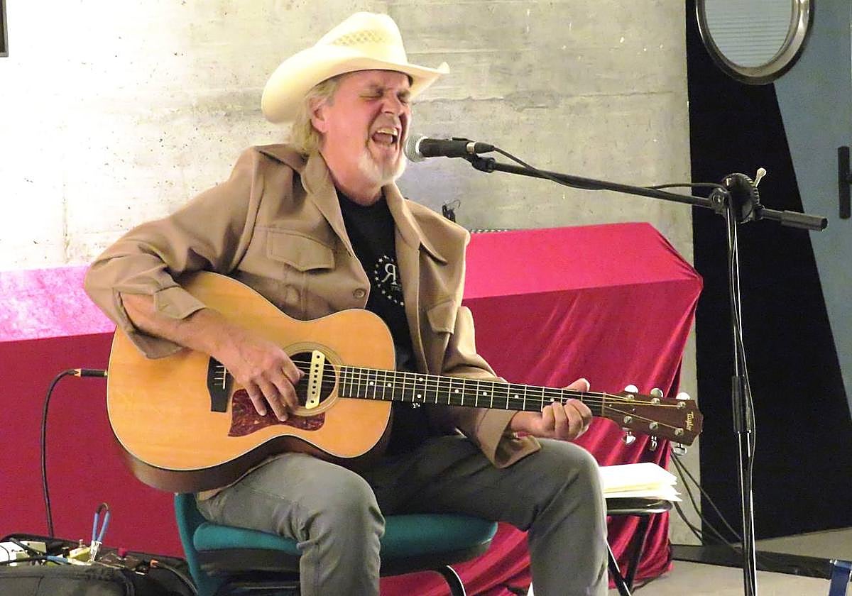 El arrogante Dan Stuart, un horrible hombre de letras | El Correo