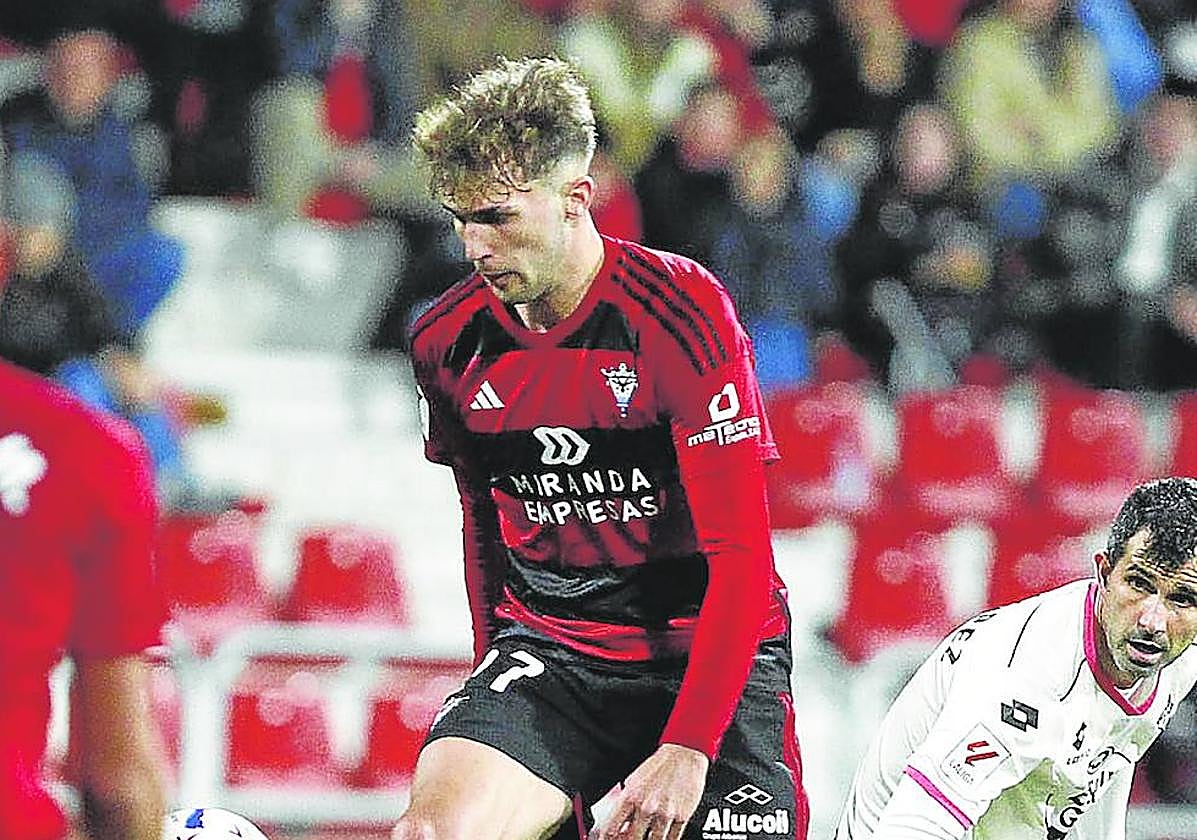 Pese a la derrota el jugador del Mirandés, Pablo Ramón, insiste en que ...