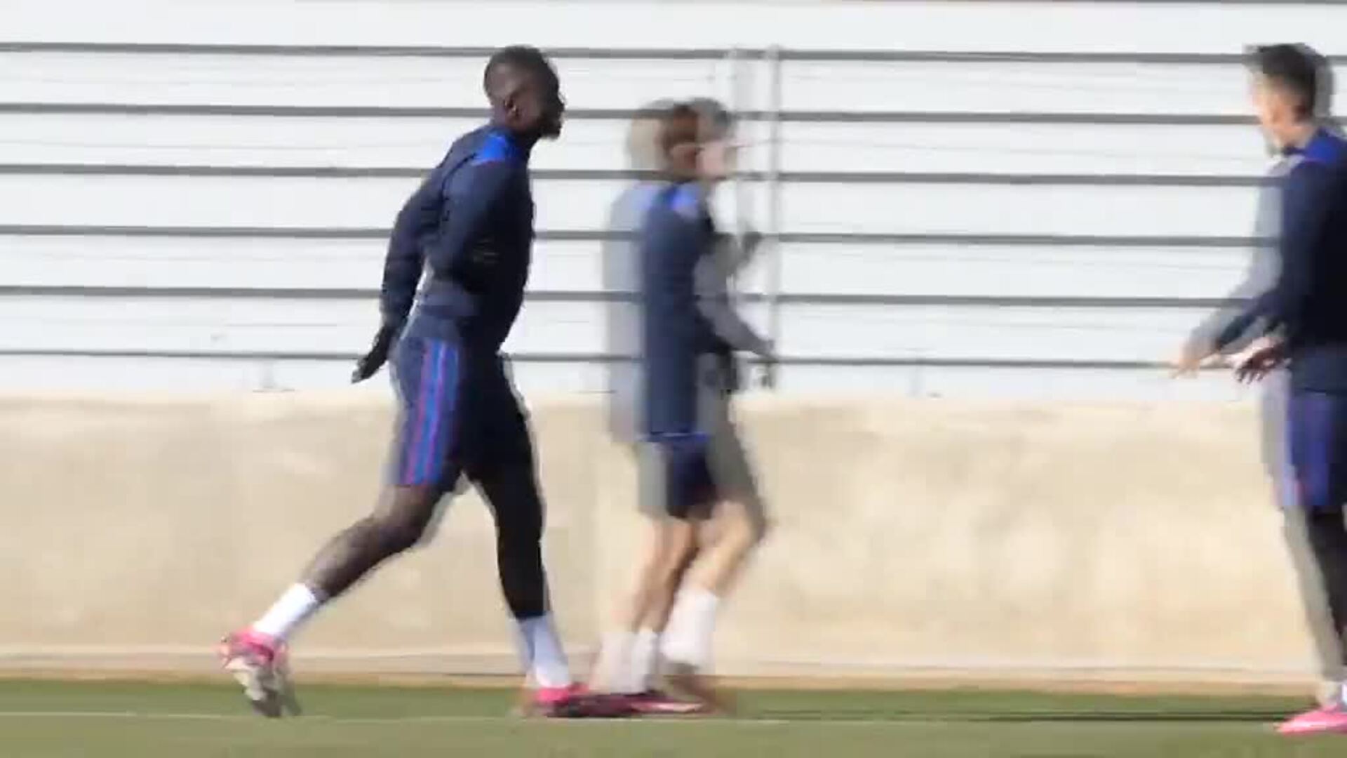 Bryan Gil y Pape Gueye se estrenan en el entrenamiento del Sevilla | El ...