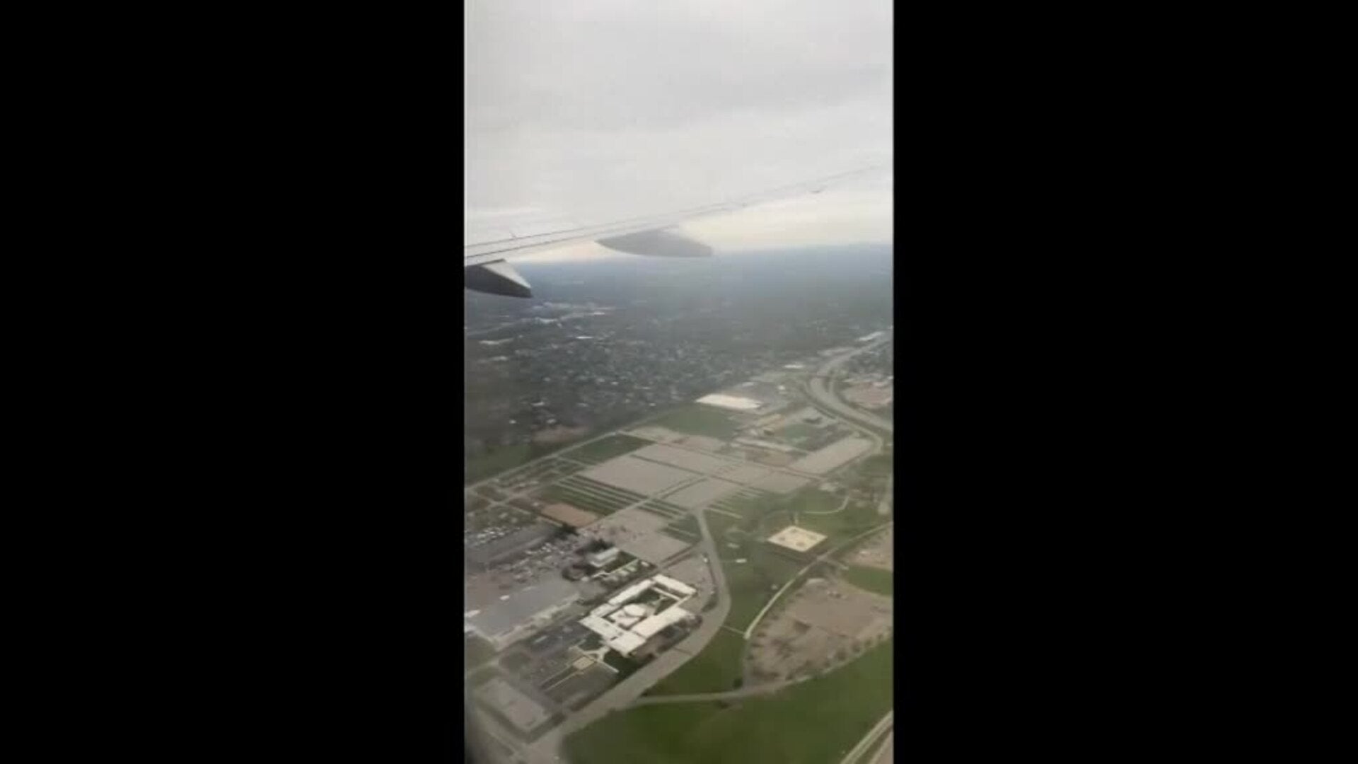 Un avión en Estados Unidos sufre el incendio de un motor en pleno vuelo ... Un avión en Estados Unidos sufre el incendio de un motor en pleno vuelo ...