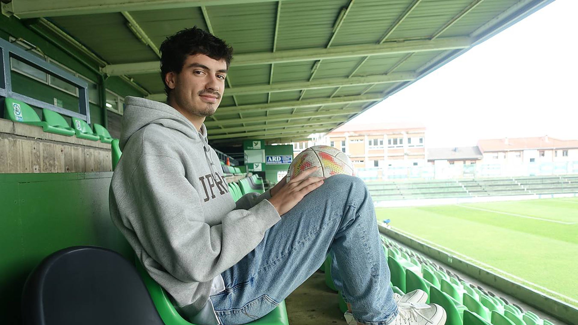 Jon Guruzeta brilla con luz propia en el Sestao River | El Correo