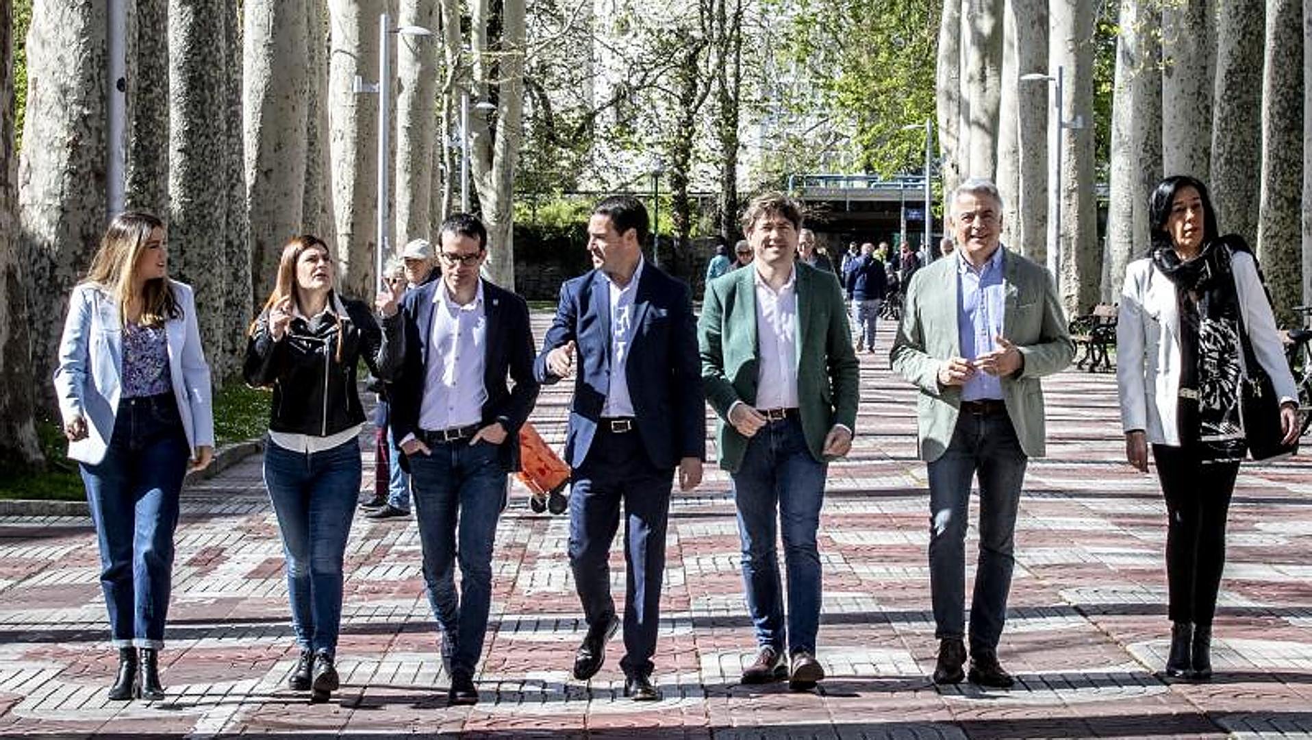 Olatz Barriuso: Una primera foto con muchas caras nuevas y una campaña ...