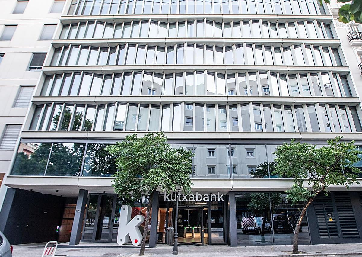 Kutxabank inaugura su sede de Madrid con la presencia de Martínez ...