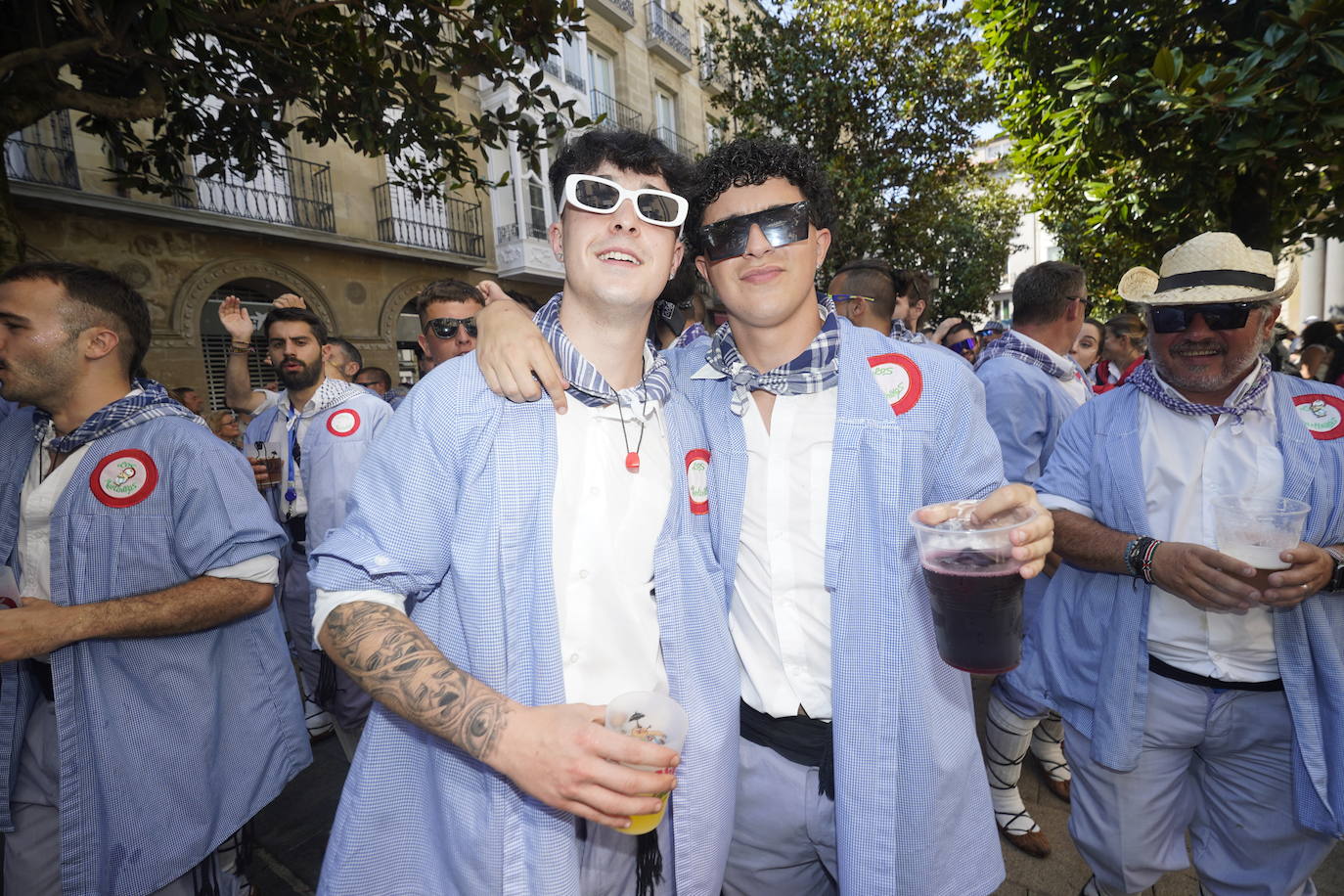 El primer paseíllo de fiestas de Vitoria, en imágenes | El Correo
