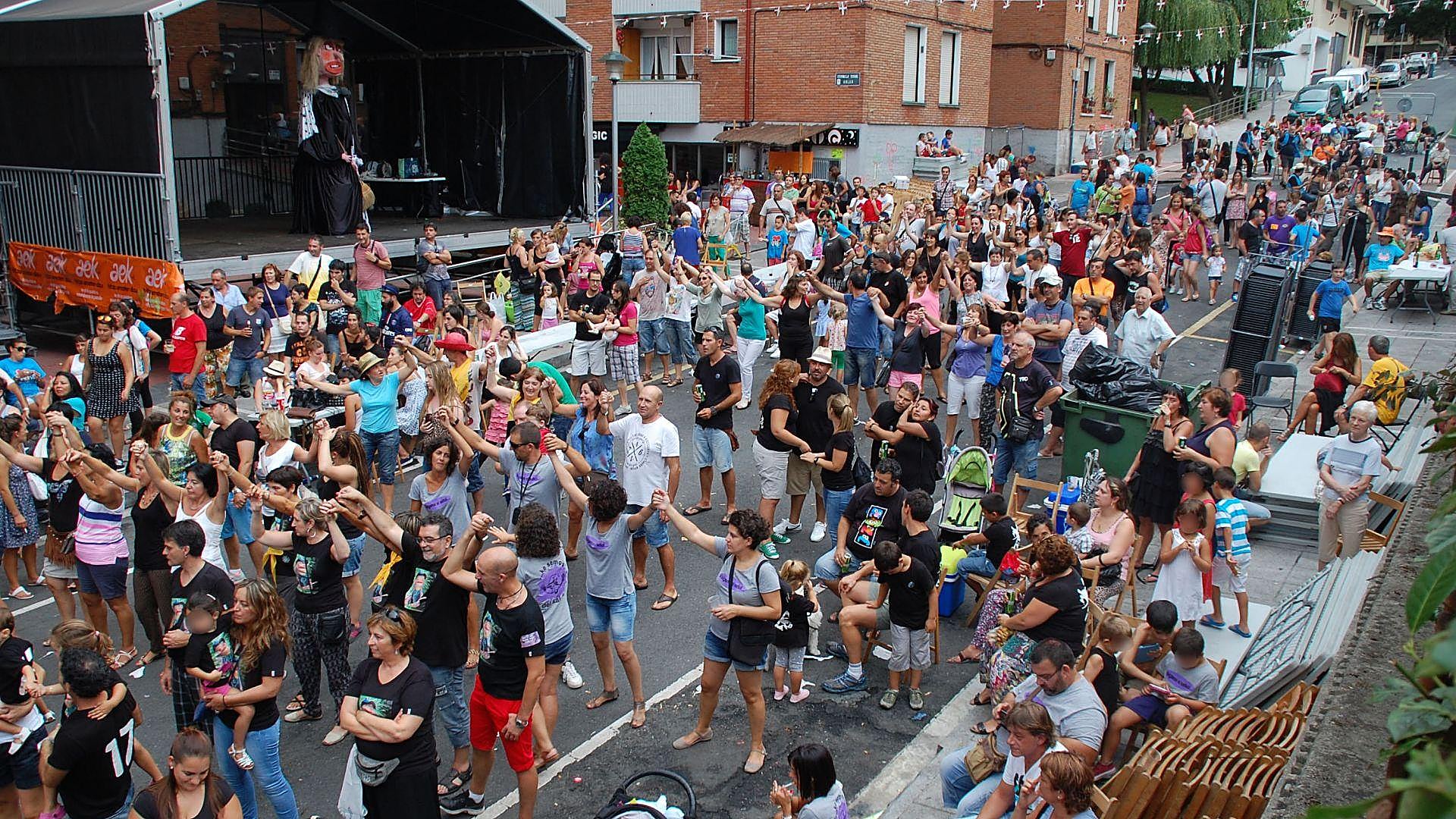 La Sorgina vuelve al barrio de Kareaga de Basauri para el comienzo de ...