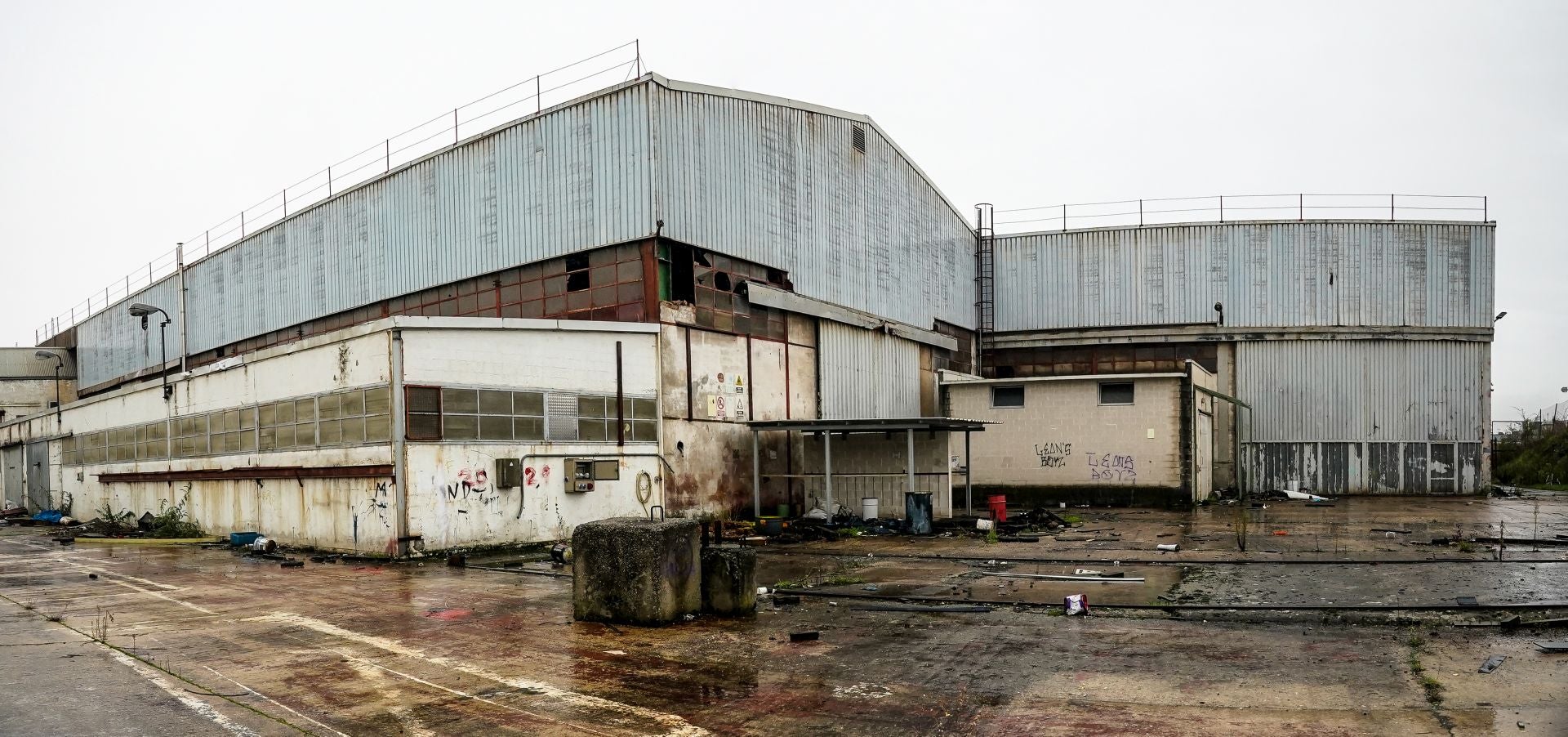 Las naves vacías de URSSA se deterioran y dejan un agujero de 48.000 ...