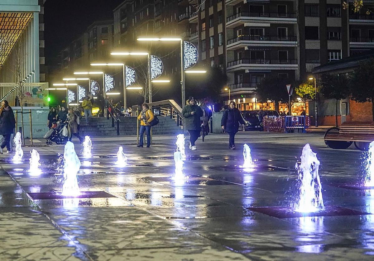 Una fuente ornamental ya preside la renovada plaza María Sarmiento | El ...