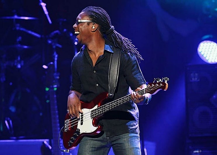 Muere Steve Lewinson, bajista de 'Simply Red', a los 60 años | El Correo