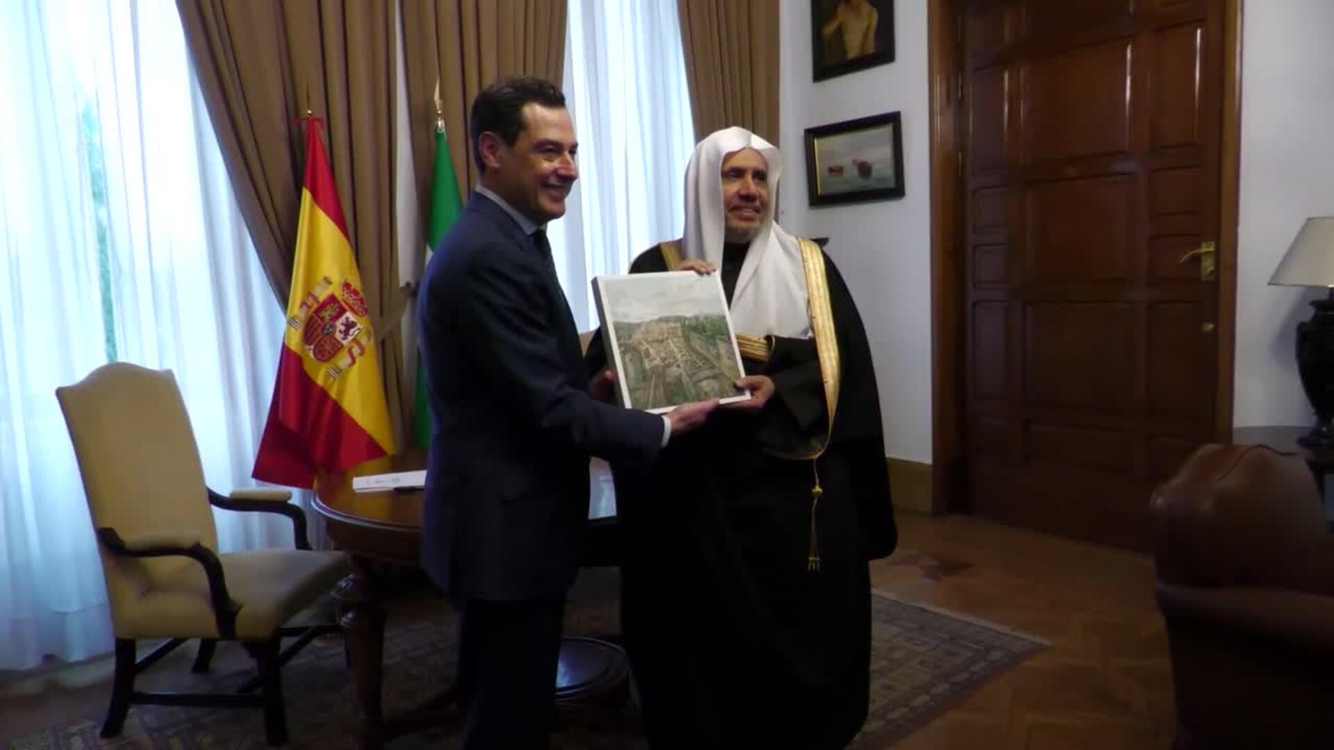Juanma Moreno mantiene un encuentro con Mohammed bin Abdulkarim Al-Issa ...