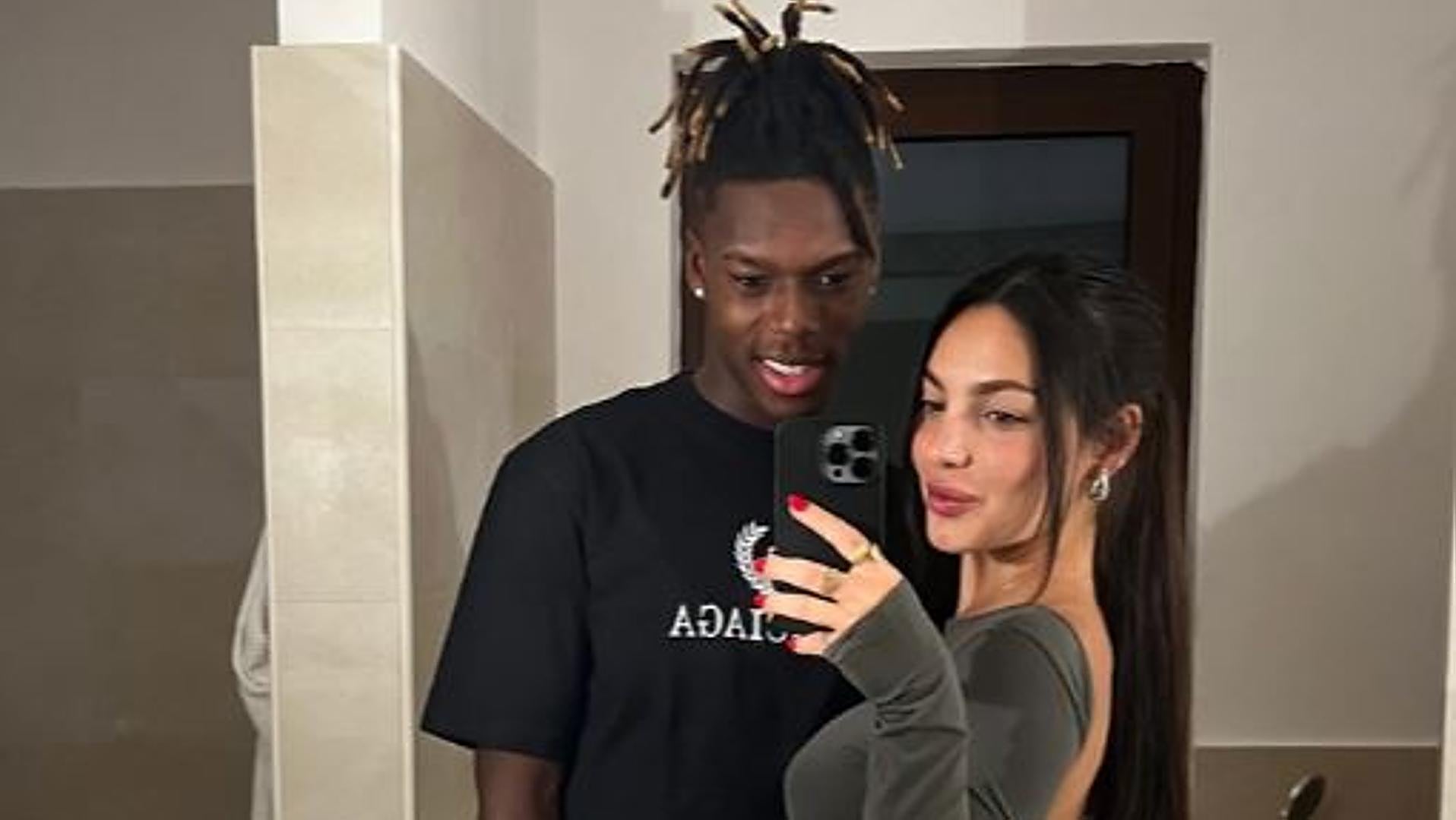 Nico Williams y su novia Ainhize Legarreta presumen de su amor en redes ...