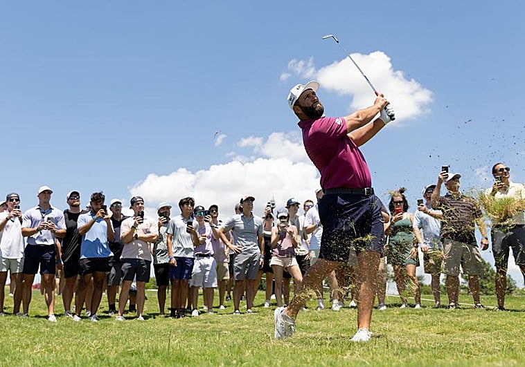 Mya khalifa xxx however she looked nice and her body is