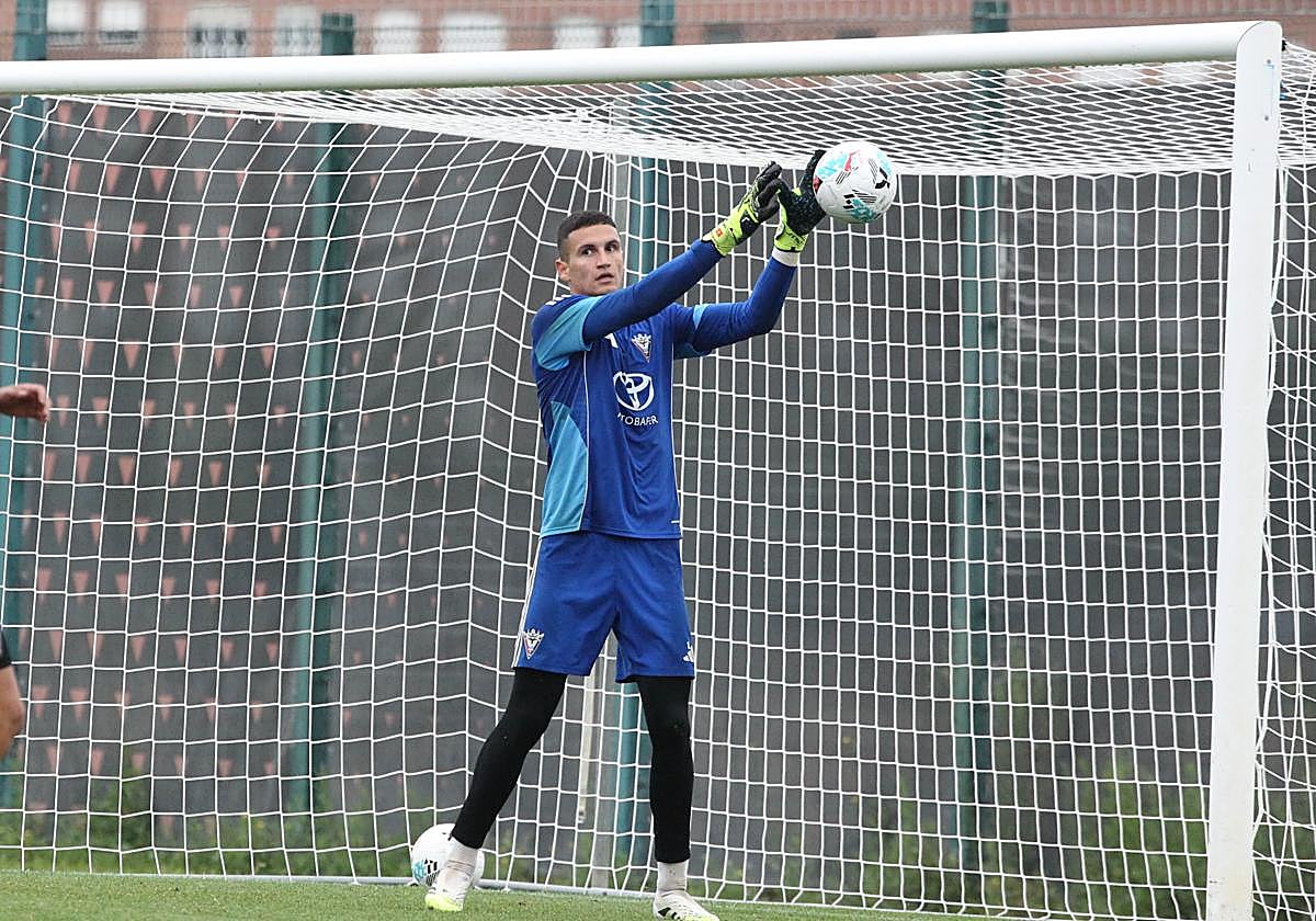 Nikic no viajará con Montenegro y el Mirandés tendrá disponible a Marí ...