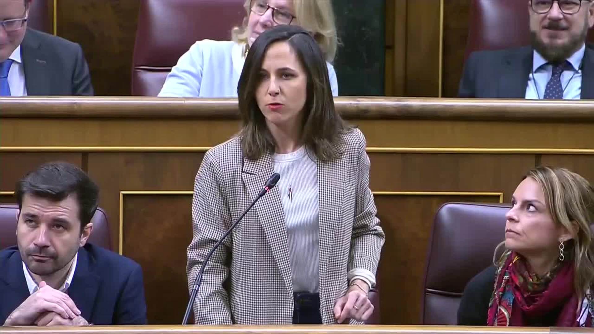 Belarra espeta a Montero que sigan "lamiendo las botas" a EEUU | El Correo