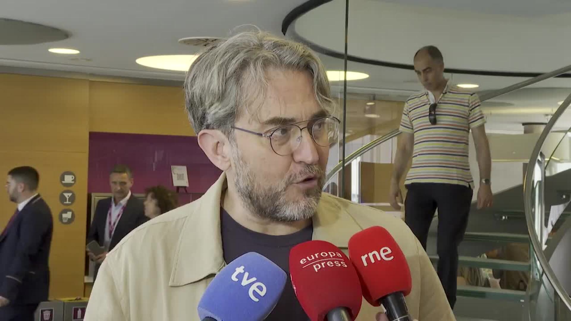 Escritores viajan en el Tren de la Cultura a Valencia "por el tiempo de ...