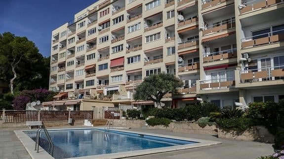 Muere una mujer inglesa en Mallorca estrangulada por su marido | El Correo