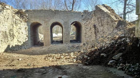 Se reanudan las obras del puente viejo de Abetxuko | El Correo