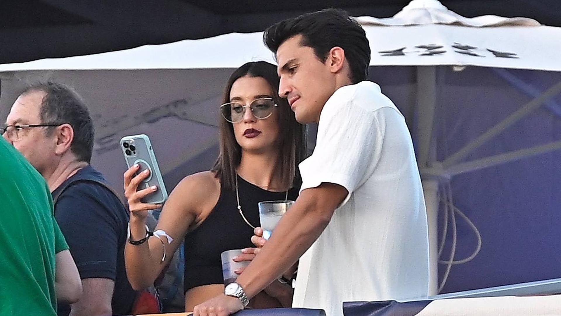 María Pedraza y Álex González ponen fin a su relación | El Norte de ...