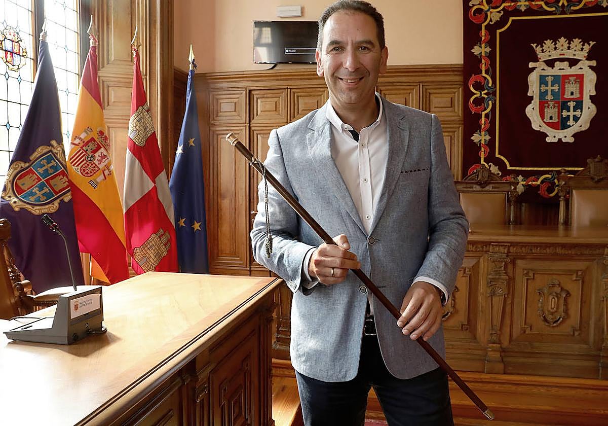 Palencia: El Ayuntamiento dispone de tres bastones de mando, símbolos ...