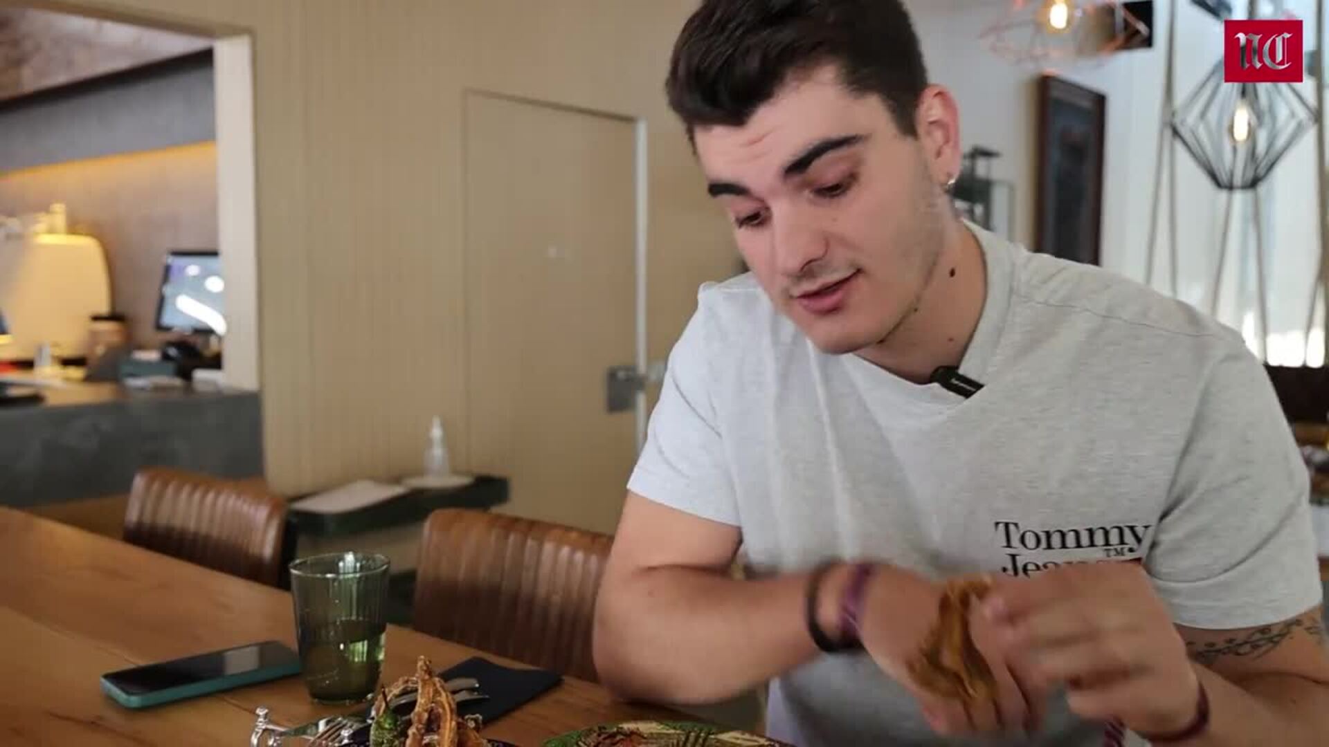 Oreja frita con mojo picón y alcaparras en el bar Gastro Lava | El ...