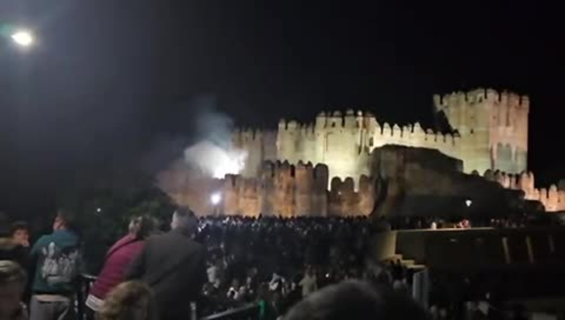 La iluminación del castillo de Coca con fuego acaba en susto | El Norte ...