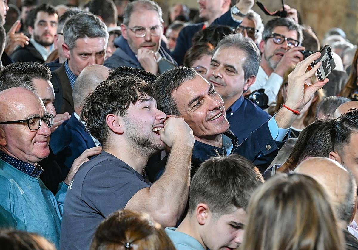 Pedro Sánchez sigue teniendo su público en Burgos | leonoticias.com