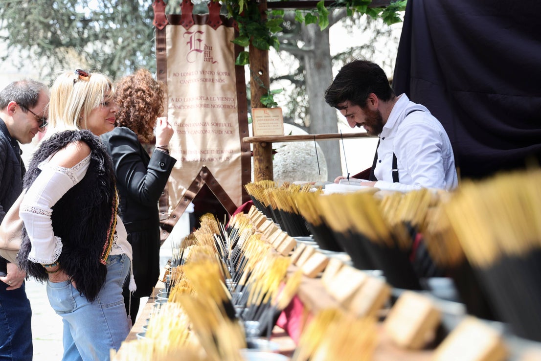 El mercado medieval y la feria del disco, en imágenes | El Norte de ...