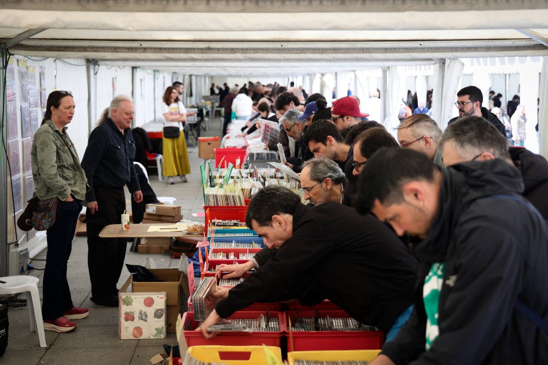 El mercado medieval y la feria del disco, en imágenes | El Norte de ...