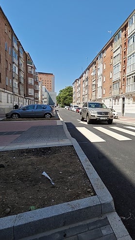 La calle Fleming abre al tráfico justo en plazo, a falta del semáforo ...